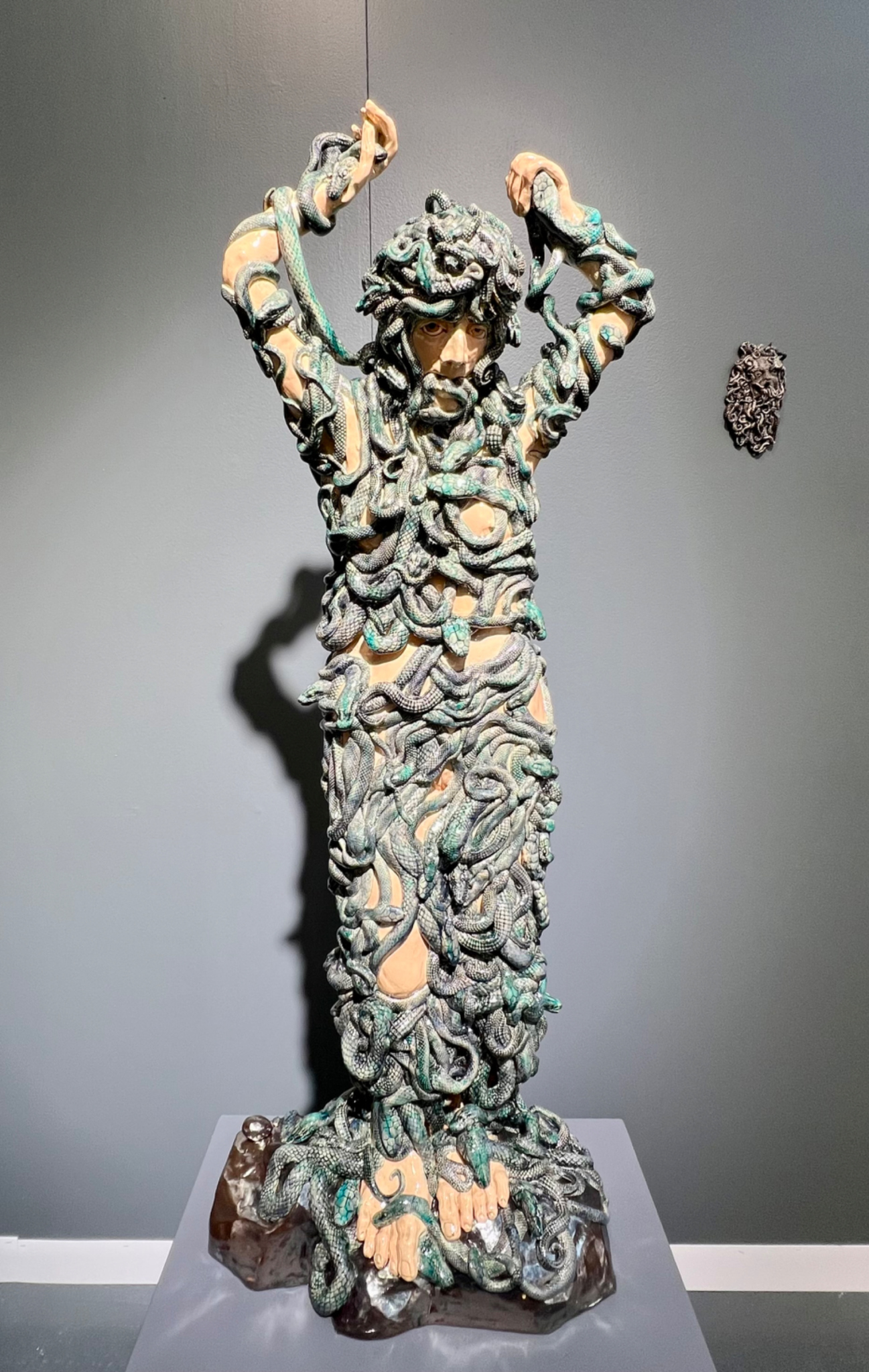 Carolein Smit, Great standing Medusa, 2025, Fontana Gallery – Paris Art Now